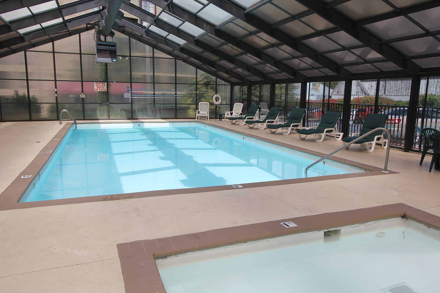 Deluxe King Room in Black Bear Inn & Suites Hotel in Gatlinburg