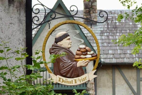 The Best Places to Eat in Gatlinburg TN For a Day
